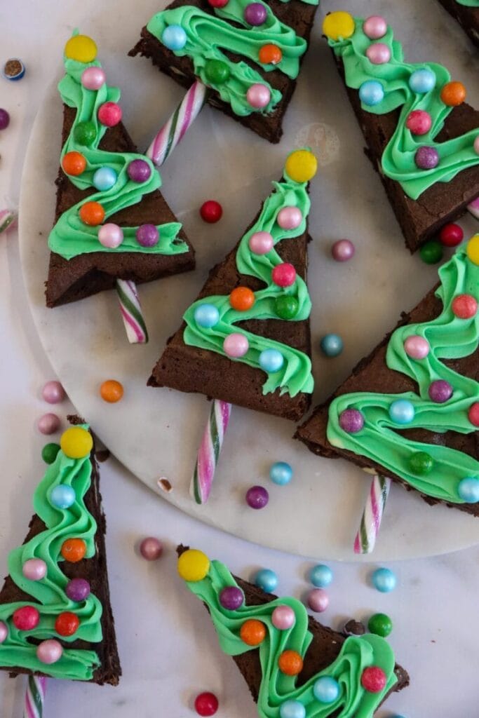 15 Easy Christmas Brownies and Holiday Desserts - Insanely Good