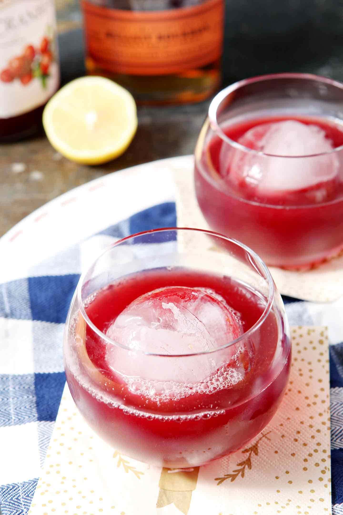 26 Easy Christmas Cocktails - Insanely Good
