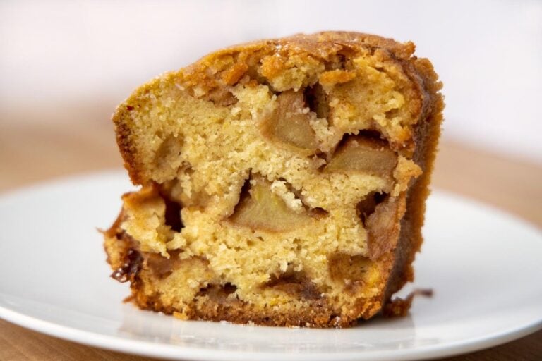 25 Apple Cake Recipes To Try This Weekend - Insanely Good