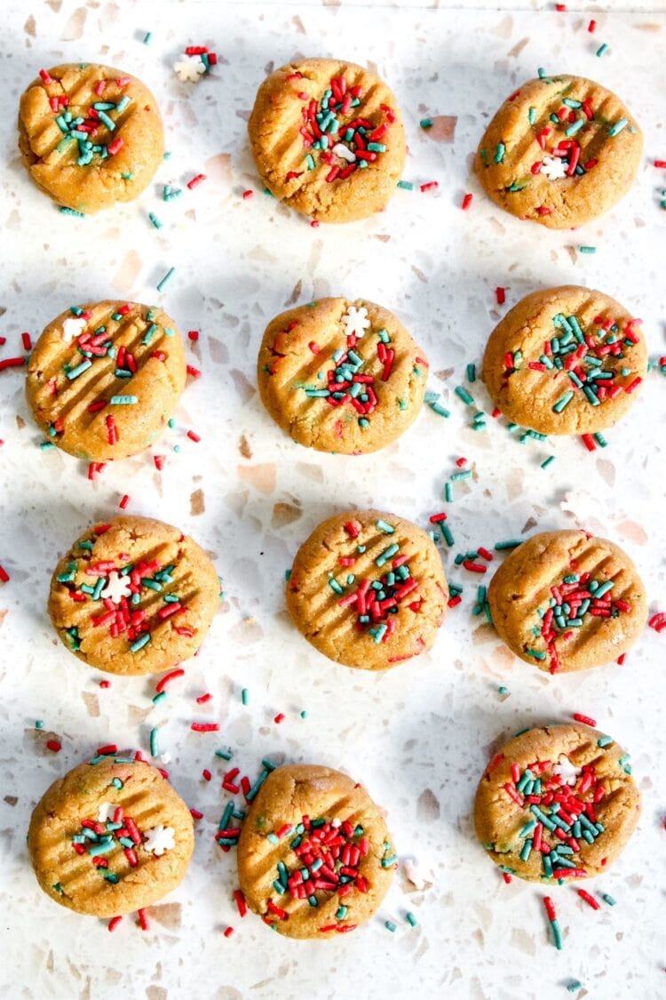 35 No-Bake Christmas Cookies & Treats - Insanely Good