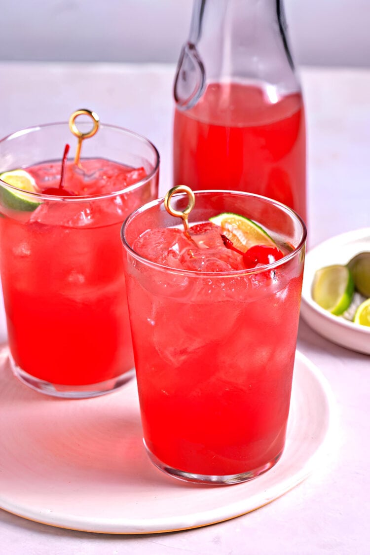 Sea Breeze Cocktail Recipe (3 Ingredients!) - Insanely Good