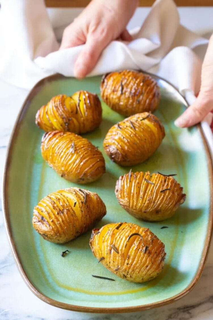 35 Best Christmas Potato Recipes for the Holidays - Insanely Good