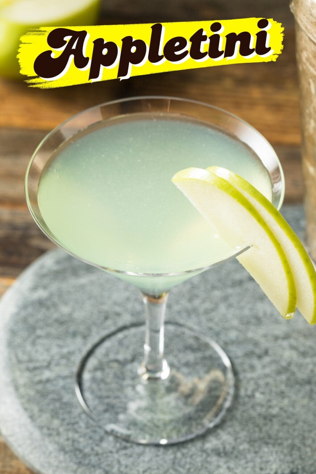 Appletini (Easy Cocktail Recipe) - Insanely Good