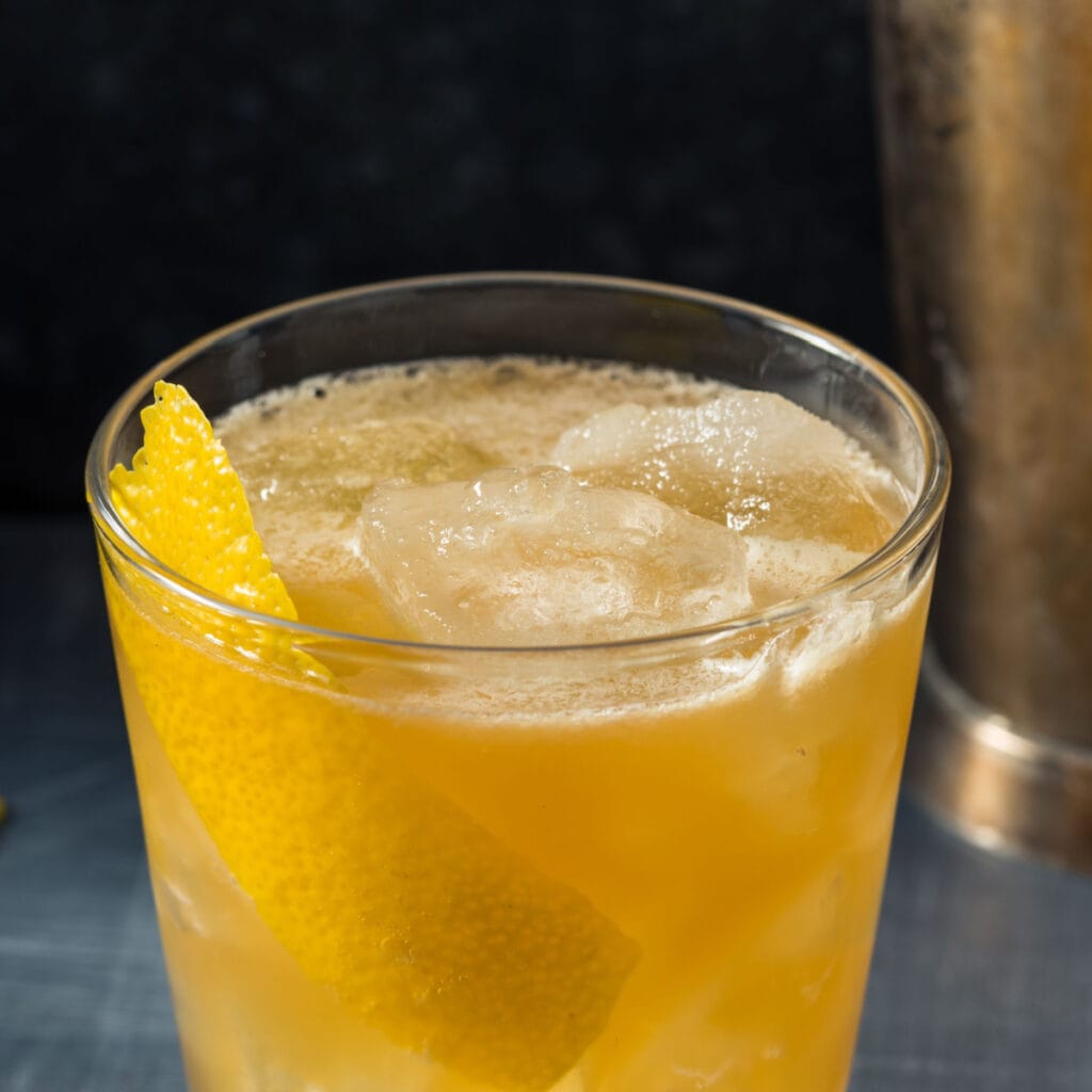 Gold Rush Cocktail Recipe - Insanely Good