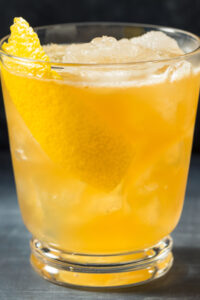 13 Shimmering Gold Cocktails to Dazzle Your Guests - Insanely Good