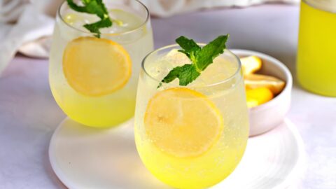 Limoncello Spritz (Easy Italian Cocktail) - Insanely Good