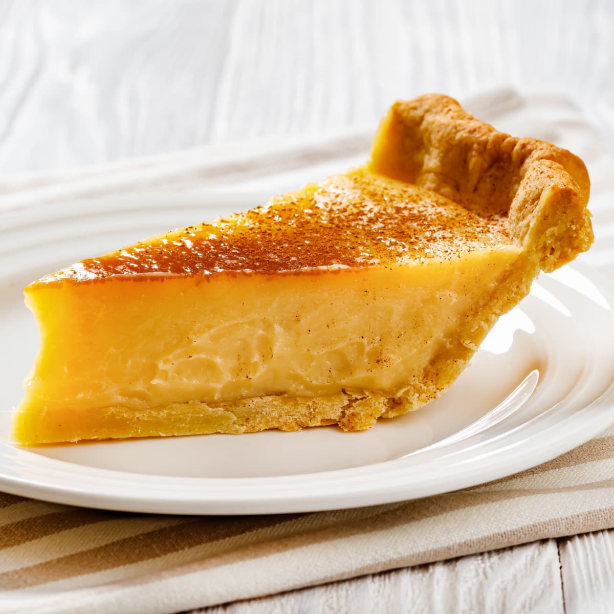 Old Fashioned Sugar Cream Pie Recipe - Insanely Good