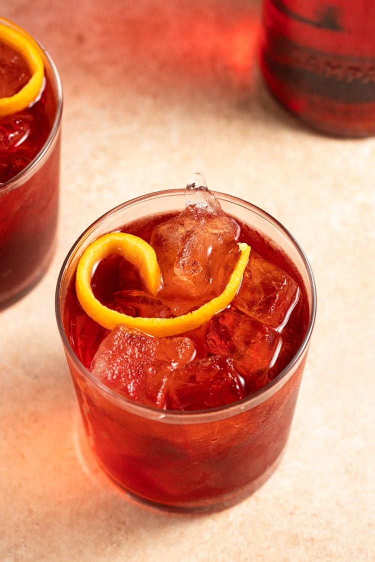 Negroni Sbagliato (Prosecco Cocktail Recipe) - Insanely Good