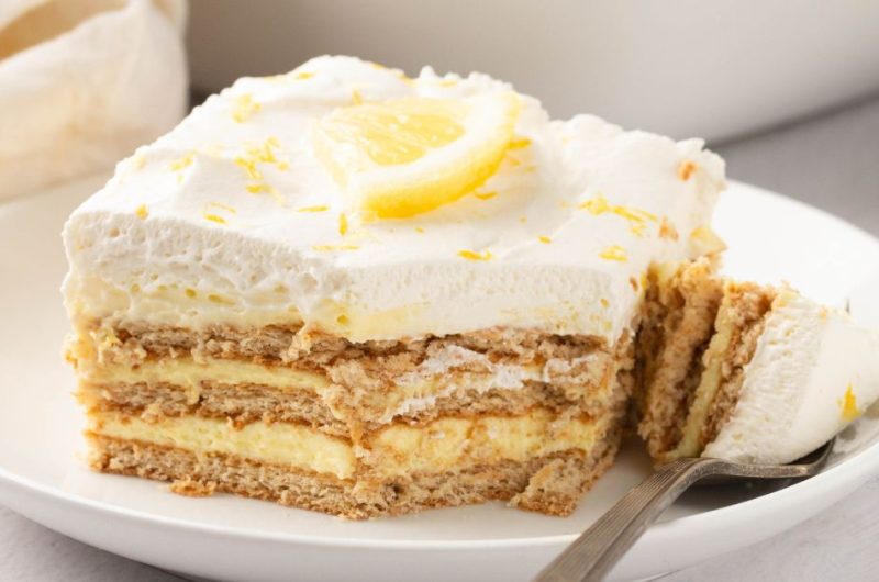 No-Bake Lemon Icebox Pie Recipe - Insanely Good