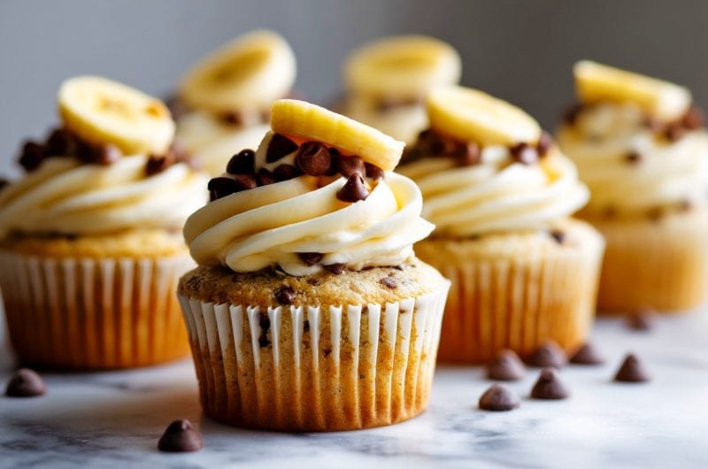 Oreo Cupcakes - Insanely Good